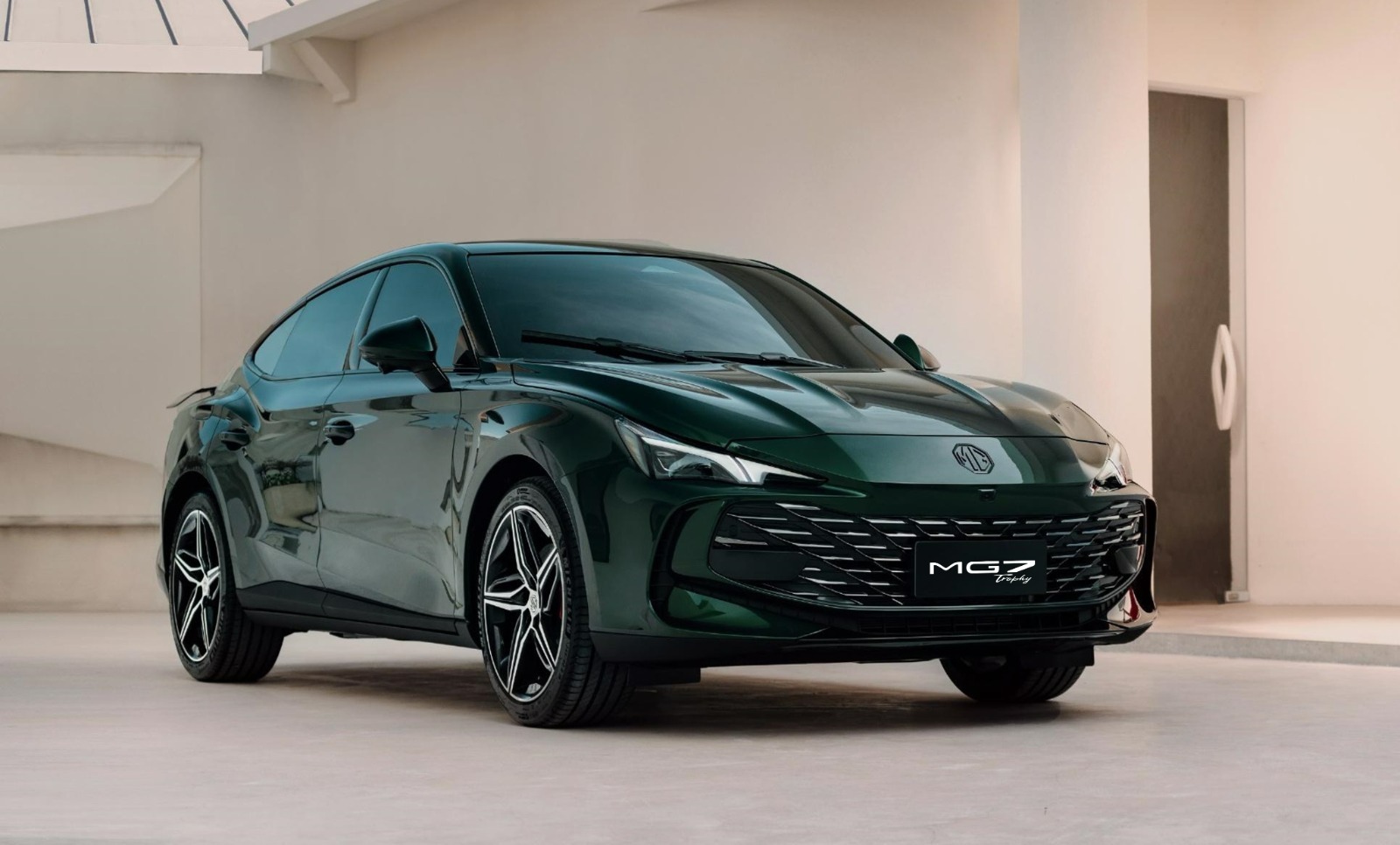 "منصور" تطلق MG7 بفئتين جديدتين بالسوق المصرى